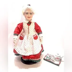 Danbury Mint | Holiday | Vintage 988 Danbury Mint Mrs Clause Porcelain ...